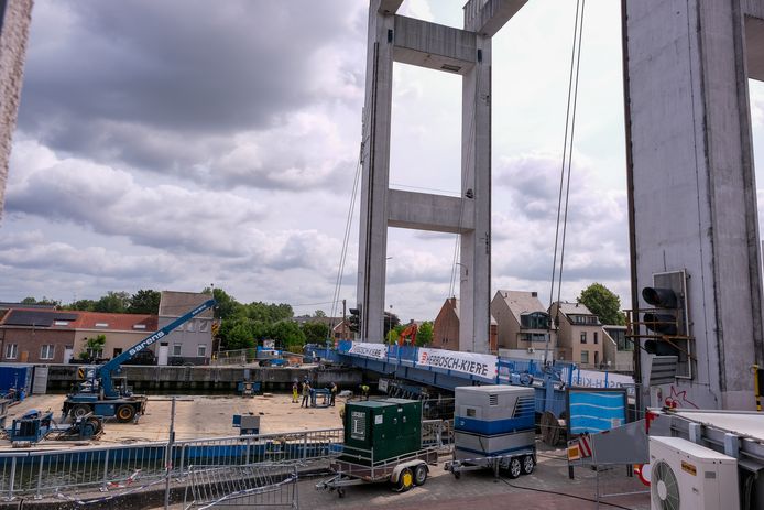 Ontmanteling beschadigde brug in Humbeek gaat van start | Grimbergen ...
