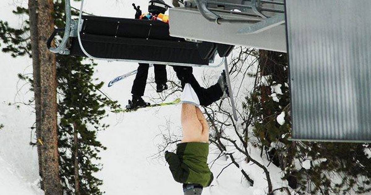Man hangt met billen bloot aan skilift | Bizar | hln.be