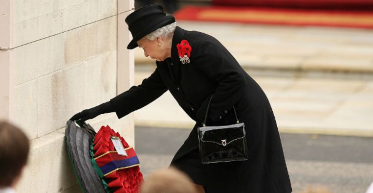 Dít is de lieve reden dat Queen Elizabeth tijdens de dodenherdenking ...