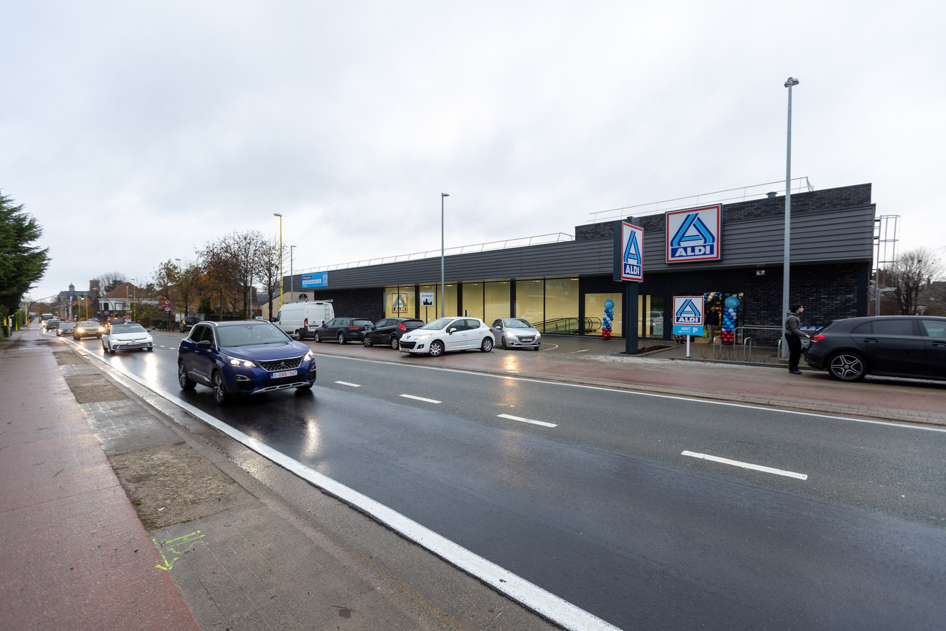 ‘Groene’ Aldi-vestiging opent de deuren: “Met deze winkel vullen we blinde vlek” | Foto | hln.be