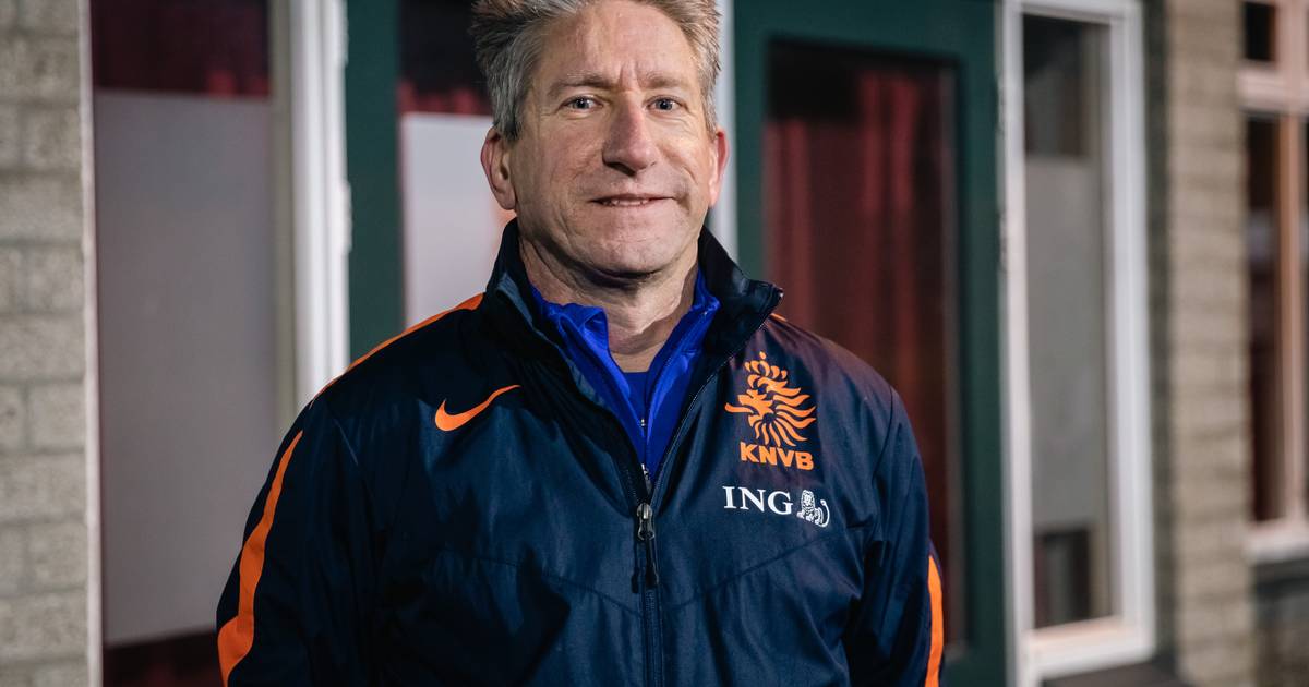 Ondanks zijn grijze haren wil de Veldhovense scheidsrechter Nick nog ...