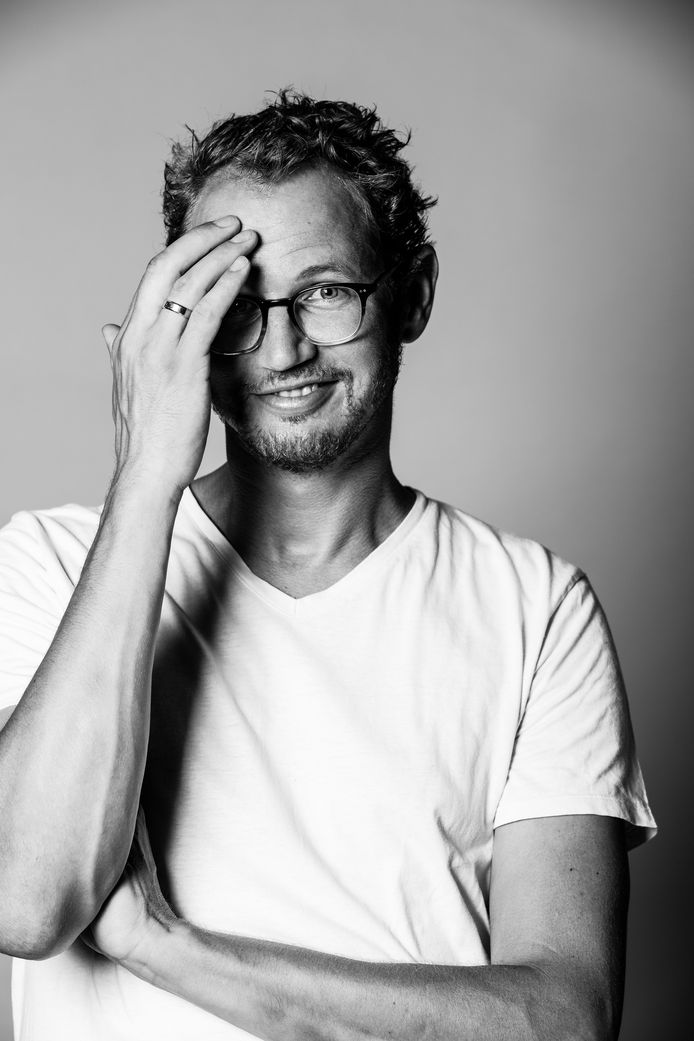 Het coronavirus kreeg cabaretier Johan Goossens te pakken, nu wil hij ...