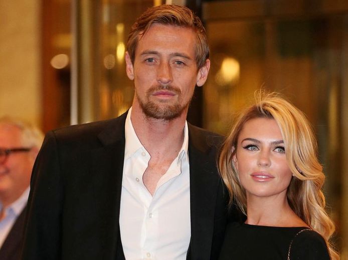 Sexy WAG van Peter Crouch toont iets te veel | Time-out | hln.be