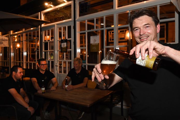 Het ‘Beugensch bier’ vloeit weer met stevige dame van 8,5 procent ...
