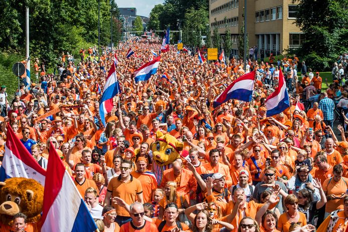 Nederlandse en Deense fans samen naar finale | Binnenland | AD.nl
