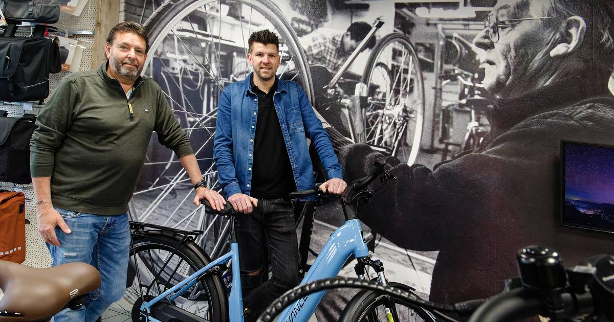 Fietsenmaker moet ontwikkelingen bijhouden: ‘Opa stond zestig jaar ...