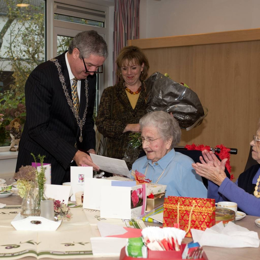 107 kaarsjes voor Maria | Foto | AD.nl