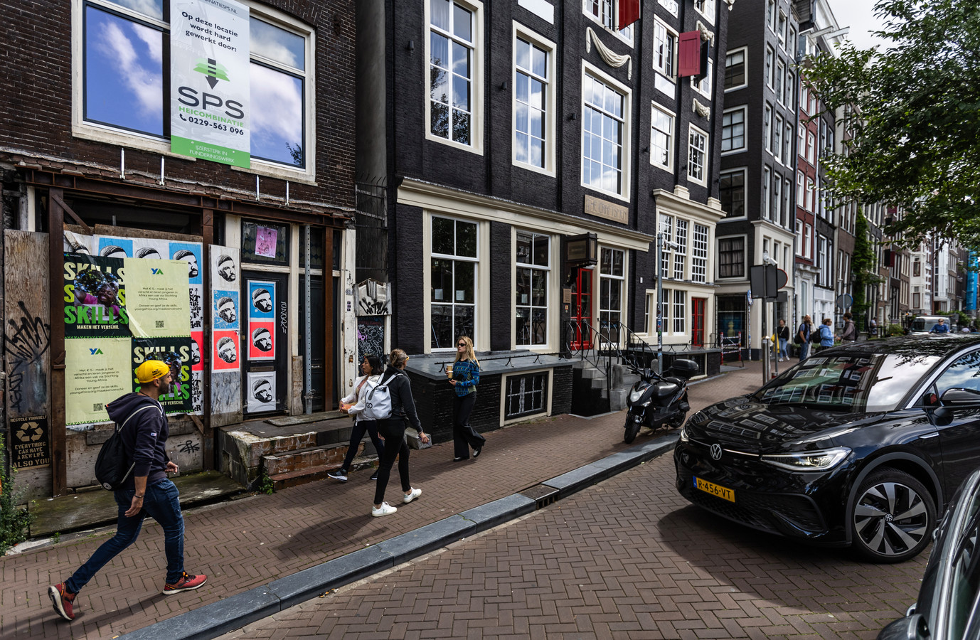 Woningnood? In Amsterdam staan al jaren 10.000 huizen leeg | Foto | AD.nl