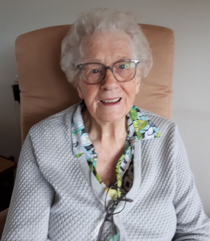 Verzetsheldin, onverwoestbare supermoeder en zakenvrouw: Henny (1923 ...