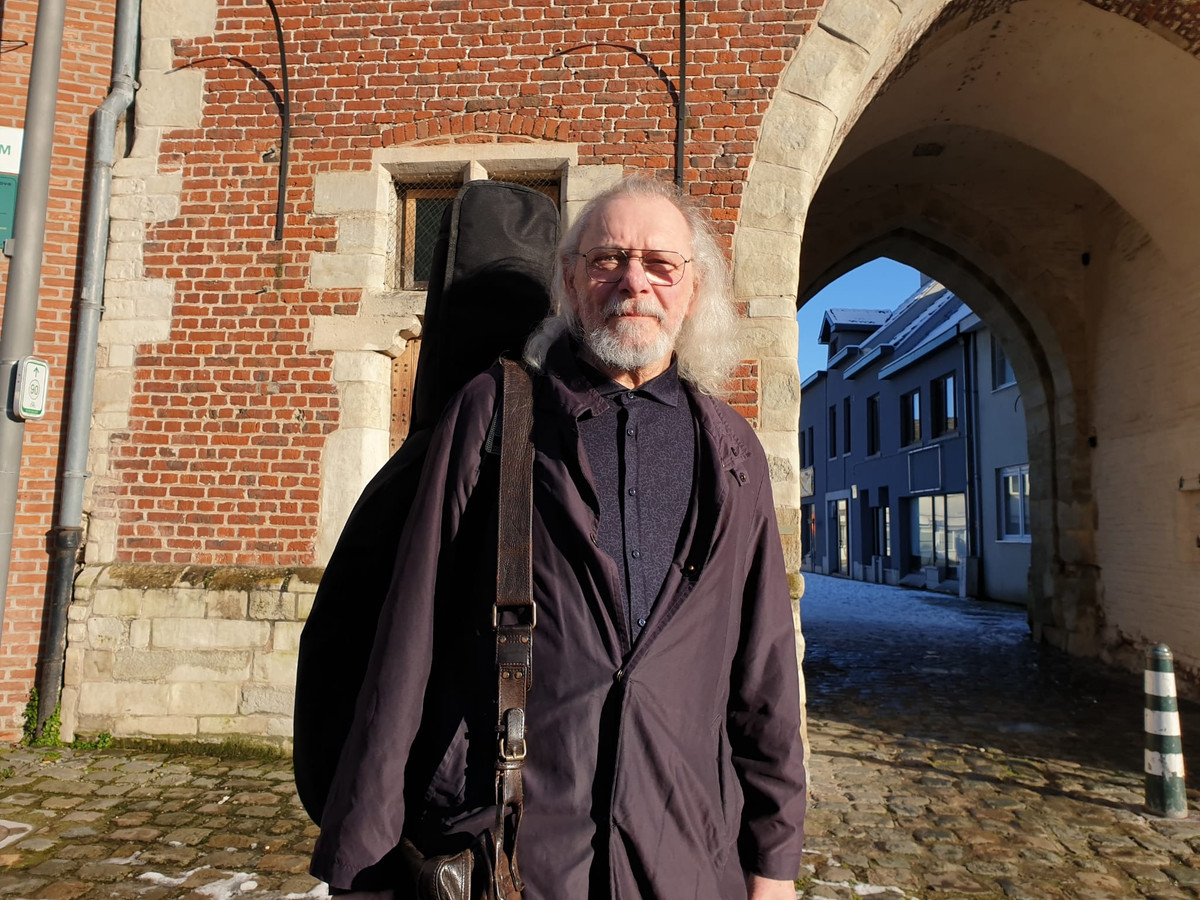 Gitarist Jean Van der Schueren keert 50 jaar na start Koepoortconcerten ...