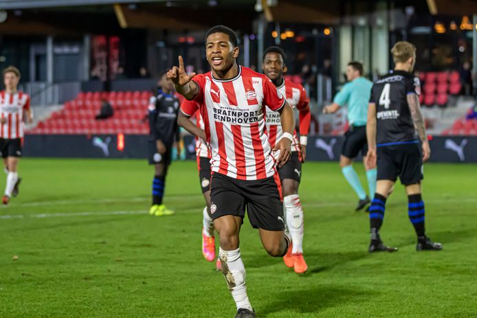 Shurandy Sambo schiet Jong PSV langs FC Den Bosch | PSV | ed.nl