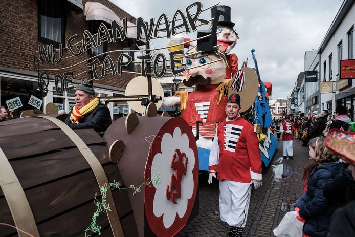 Carnavalsoptocht in Boemelburcht op de schop: kleurrijke stoet eindigt ...
