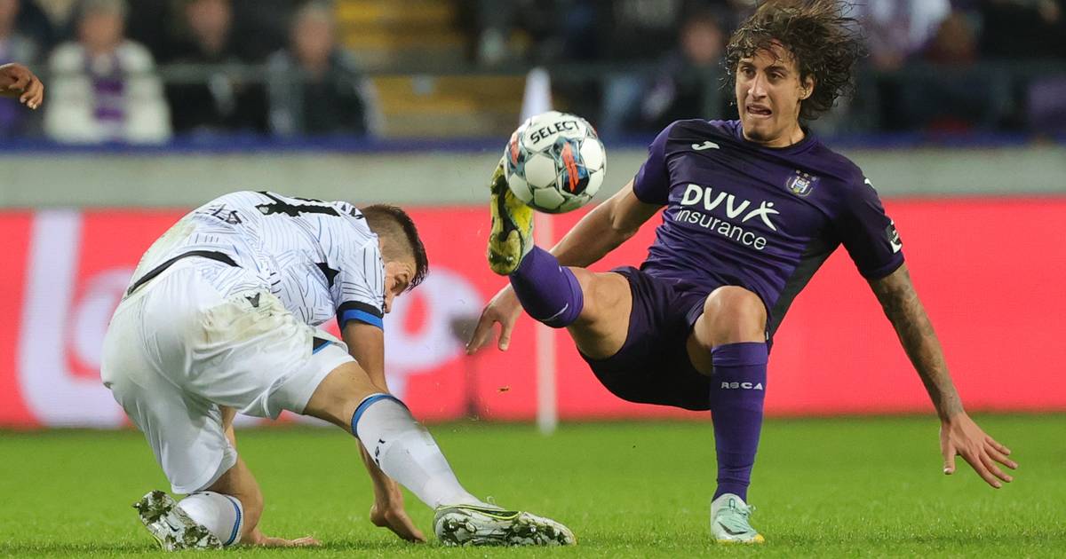 Groen wil verder snoeien in fiscale voordelen voetbal, Pro League-CEO ...