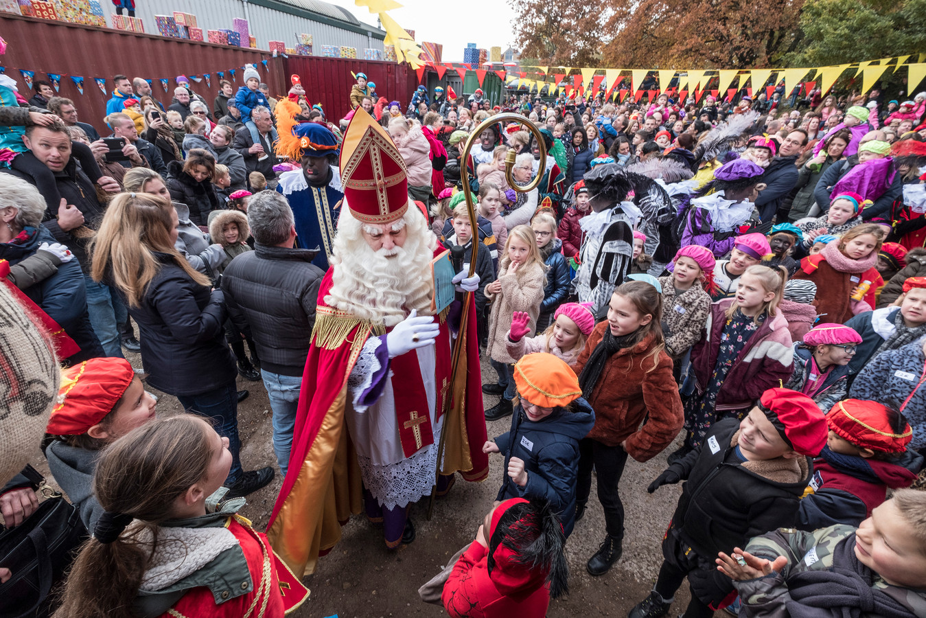 Sinterklaas in Rijk van Nijmegen: mét QR-code, maar steeds vaker zónder ...