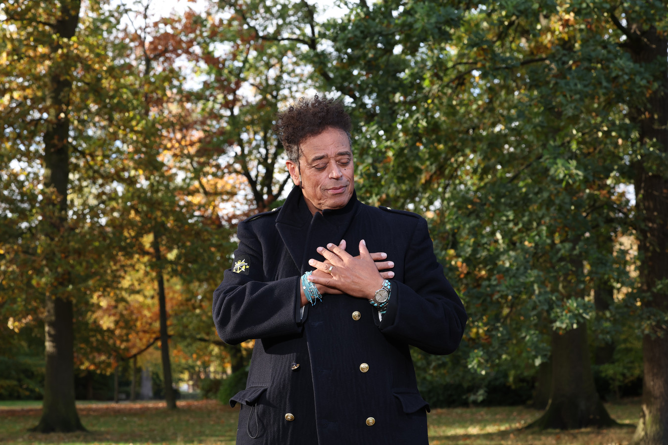 Jean Bosco Safari werd door z'n Rwandese moeder gedwongen afgestaan ...