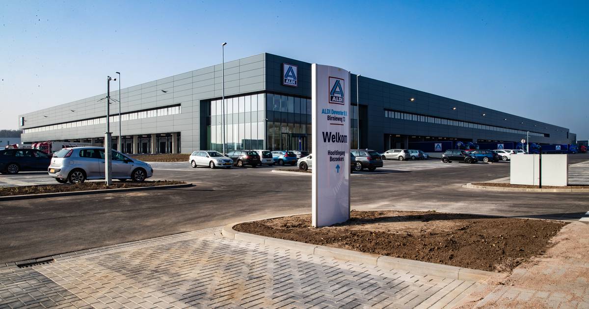 Aldi opent nieuw distributiecentrum in Deventer en zo ziet het er van binnen uit | Deventer | AD.nl