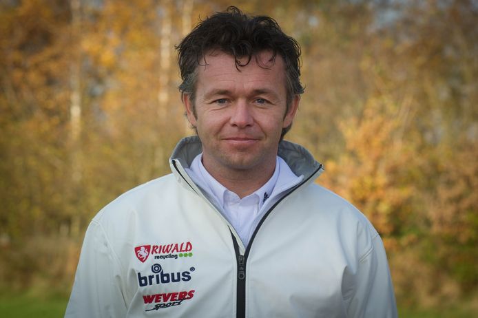 Dakardroom Wevers gaat op in vlammen | Regiosport | tubantia.nl