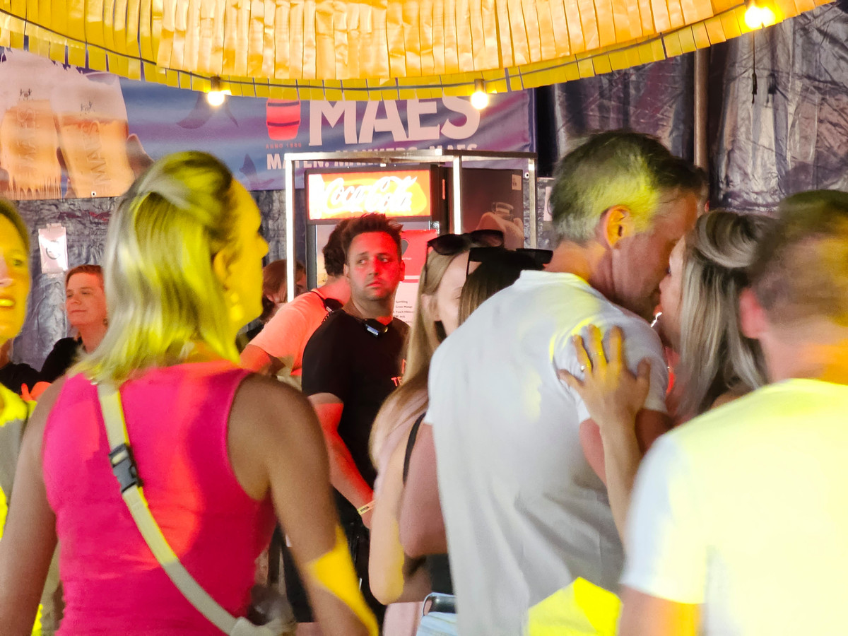 IN BEELD. 40ste Antilliaanse Feesten gestart onder stralende zomerzon ...