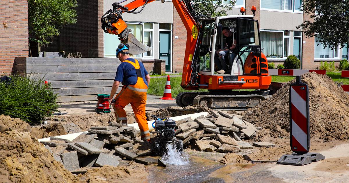 Voetballertjes kunnen niet douchen door leidingbreuk Apeldoorn, maar ...