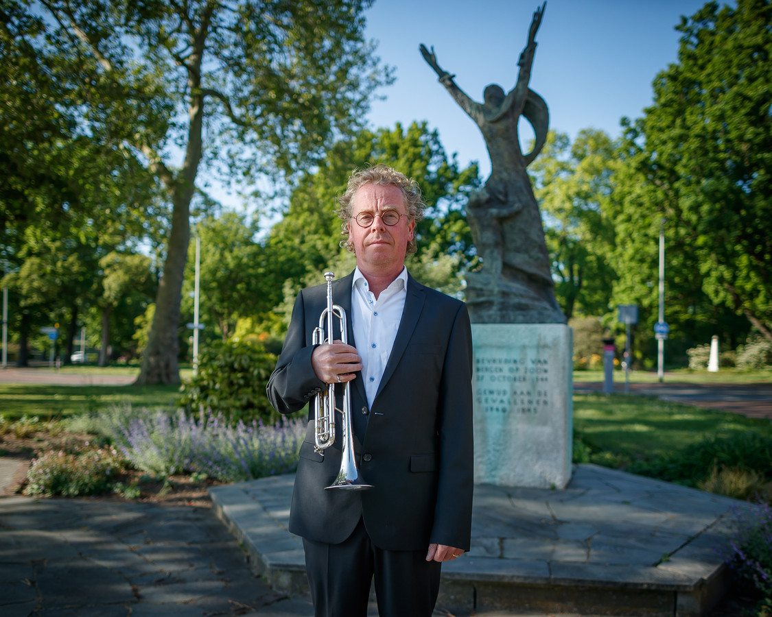 Zij spelen vanuit huis signaal taptoe door heel West-Brabant | Foto | AD.nl