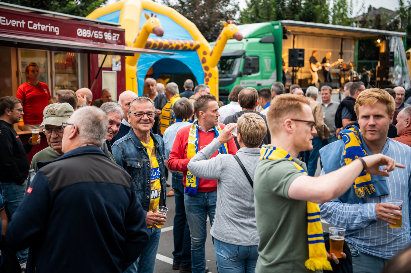 STVV opent nieuw, centraal fandorp voor alle supporters | Foto | hln.be
