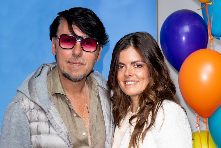 Jan Dulles en Caroline staan stil bij overleden dochtertje, die vandaag ...