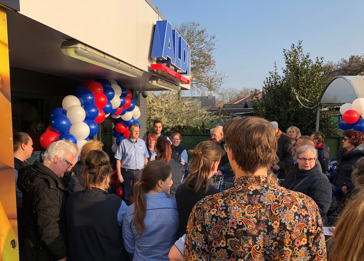 Aldi Biezelinge weer open na verbouwing | Foto | pzc.nl