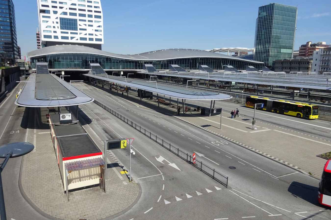 Iedereen kent het busstation bij Utrecht CS, maar 100 jaar geleden ...