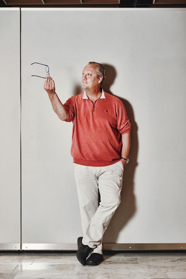 Hij verkocht weliswaar miljoenen boeken over een 100-jarige, maar ...