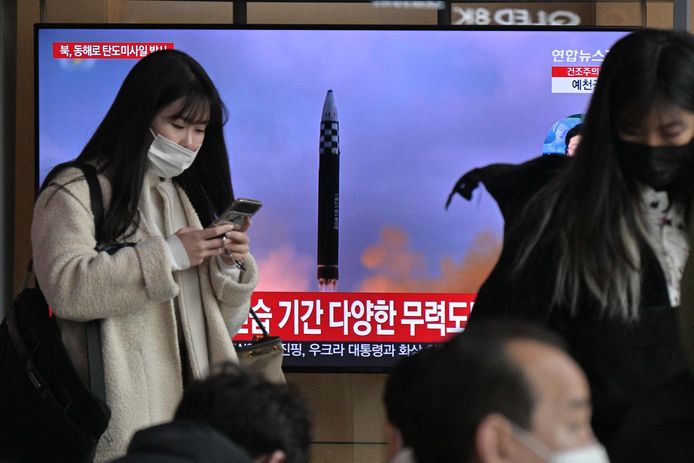 Noord-Korea vuurt opnieuw ballistische raketten af | Noord-Korea | hln.be Noord-Korea vuurt opnieuw ballistische raketten af | Noord-Korea | hln.be