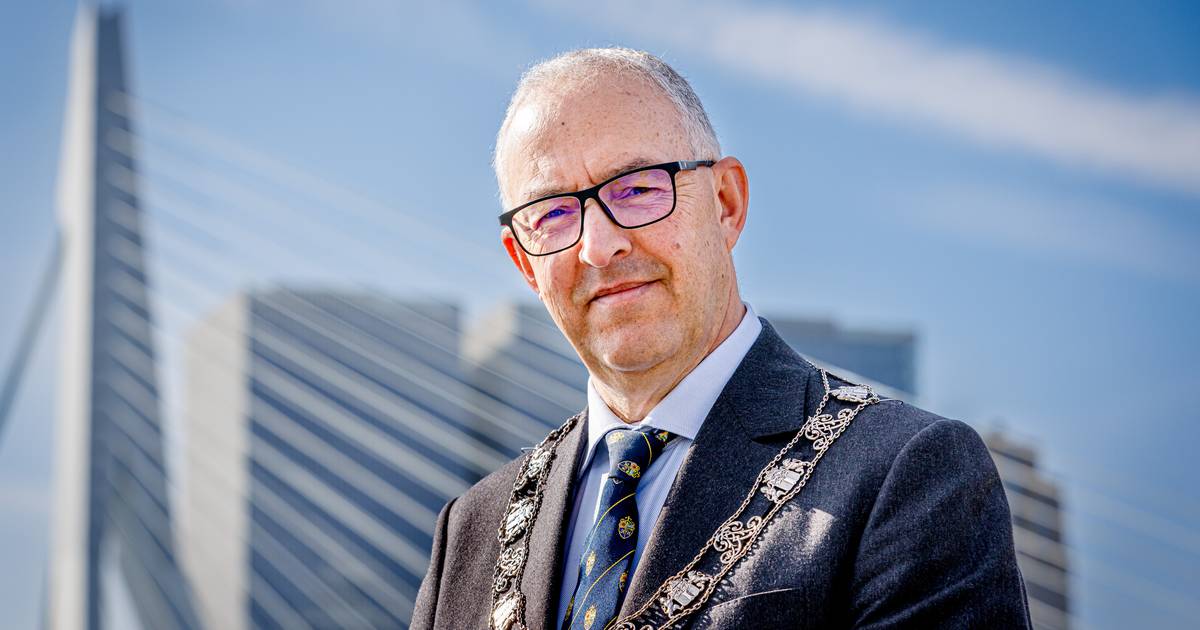 Met vertrek Aboutaleb zijn er nu vijf burgemeestersposten in de regio vrij | Rotterdam | AD.nl