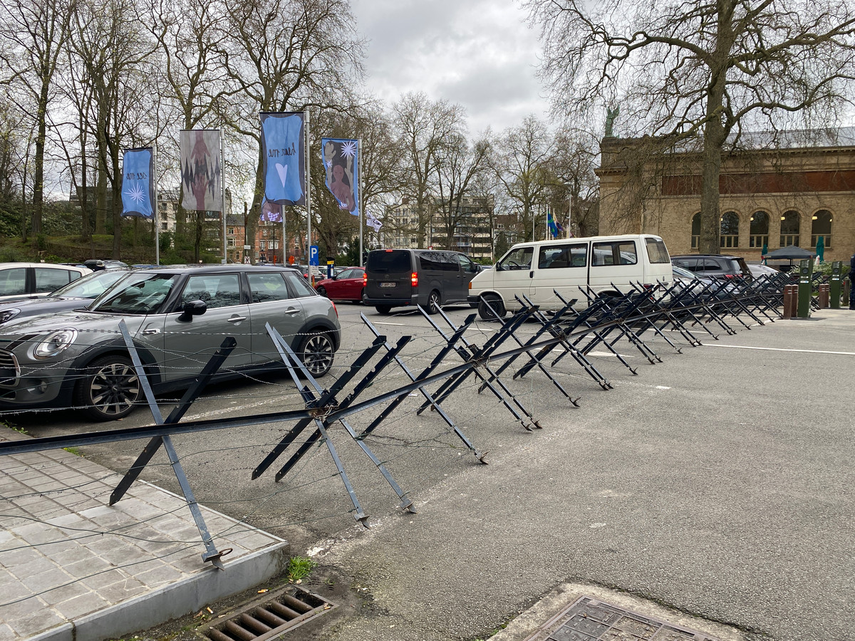 ICC wordt versterkte burcht om betogers weg te houden van congres ...