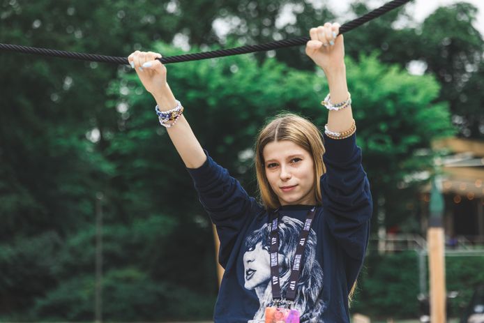 “En plots werd mijn urine pikzwart”: Kiley (18) raakte ernstig ziek op ...