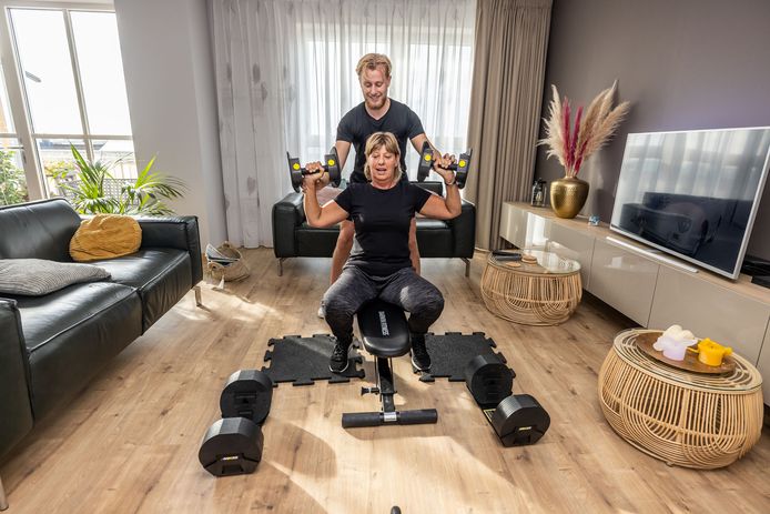 Geen zin in sportschool? Jack (23) traint mensen in eigen huis: ‘Brakheid is geen excuus, ik bel ...