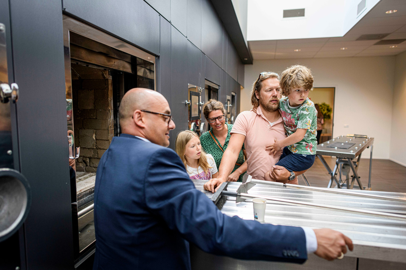 Dit was de open dag van Crematoria Twente: ‘Doe mij de goedkoopste kist ...