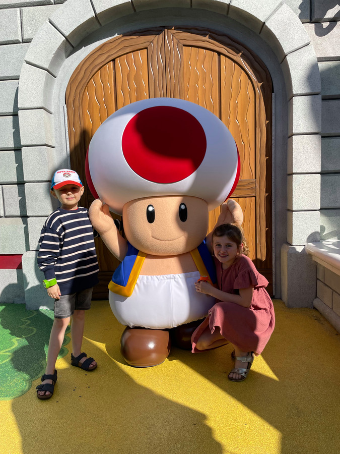 Terminaal zieke Lowie (5) maakt de reis van z’n leven naar Supermario ...