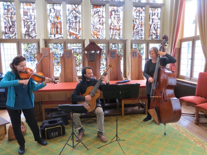 ‘Elbrimale Musicale’ op acht locaties in Vught met 32 mini-concerten ... ‘Elbrimale Musicale’ op acht locaties in Vught met 32 mini-concerten ...