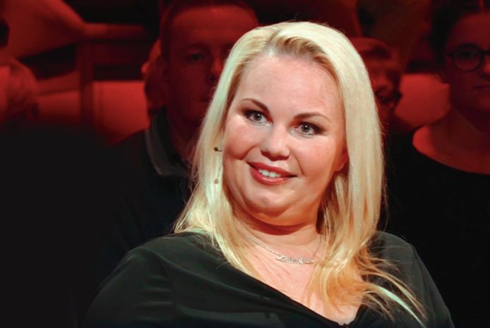 De zon schijnt en Lesley-Ann Poppe rijdt het gras af (maar ze zal niet ...