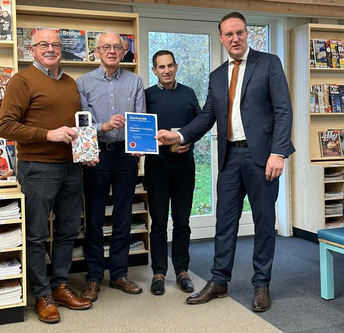 Overijsselse Vrijwilligersprijs uitgereikt in gemeente Staphorst ...