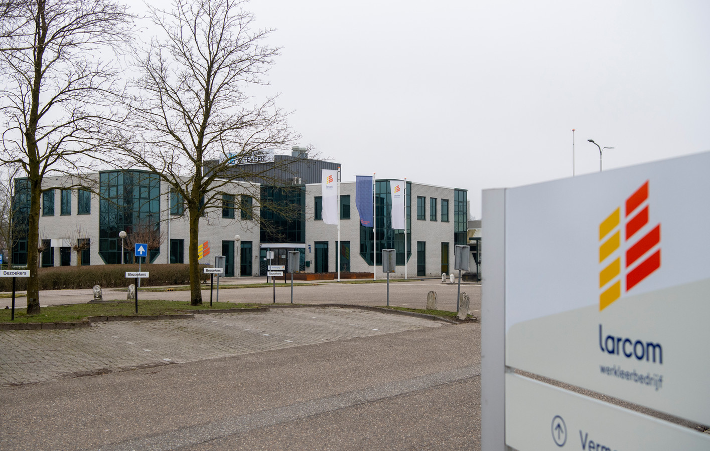 Taxi Steen uit Ommen rijdt komende jaren voor leerwerkbedrijf Larcom ...