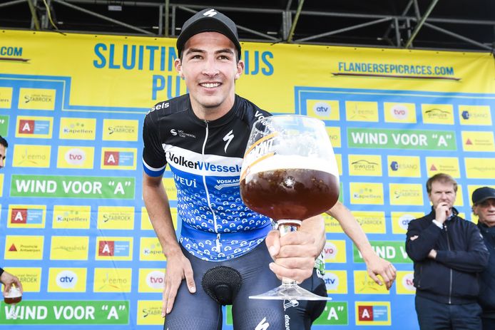 Timo de Jong snapt het zelf ook niet: ‘Wat moet ik nog meer doen om ...