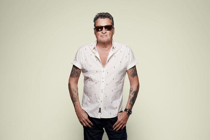 Barry Hay baalt van zijn formaat piemel: ‘Als ik uit zee kom, verandert ...