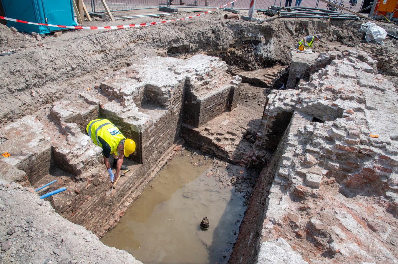 Archeologen Vinden Munitiekelder Van De Hertog Van Gelre In Harderwijk