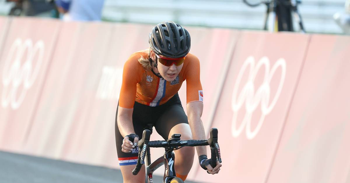 Wéér pech voor oranje in Tokio: Anna van der Breggen valt door ...