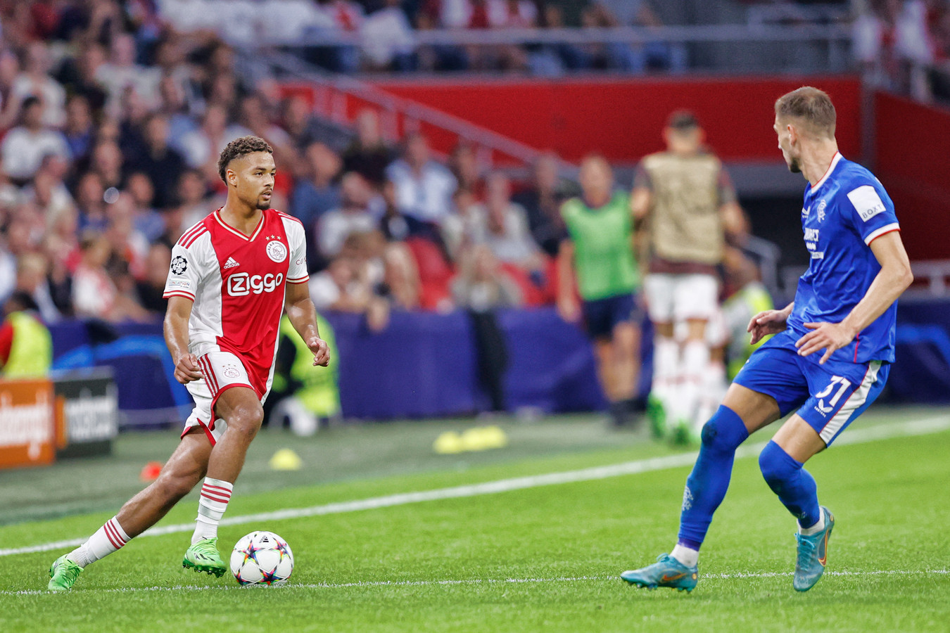 Rensch leeft op bij Ajax: ‘Het is lastig geweest, maar ik denk dat je ...