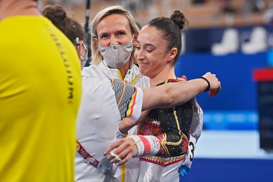 GOUD! Nina Derwael, die goud voelde aankomen, kroont zich tot olympisch ... GOUD! Nina Derwael, die goud voelde aankomen, kroont zich tot olympisch ...
