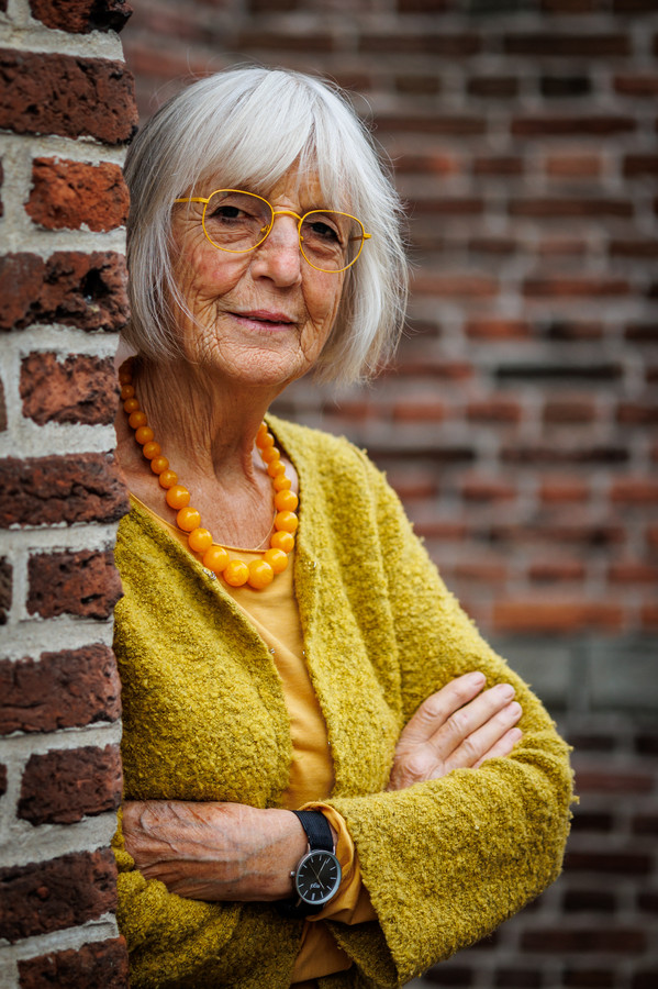 Ket (81) was van buiten een meisje, maar heeft geen baarmoeder: ‘Ik ...