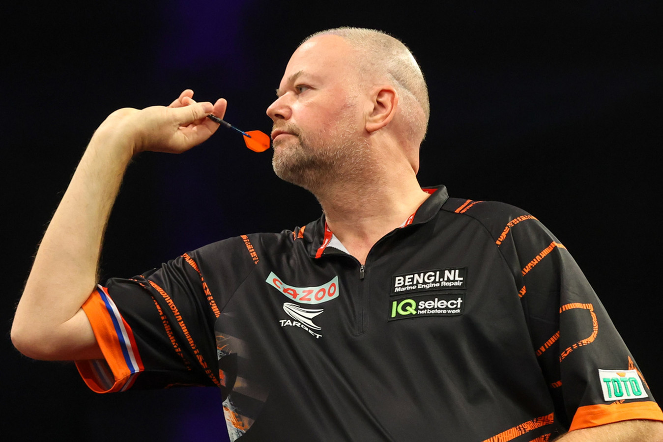 Raymond van Barneveld blij om bij World Series in Bahrein te zijn: ‘Het ...