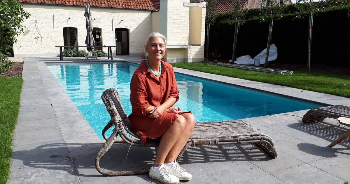 Van de klas naar de wellness: Na 26 jaar maakt Cynthia opmerkelijke ...