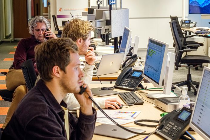 Coronapatiënten van Limburg naar Noord-Nederland: ‘Het is een militaire ...